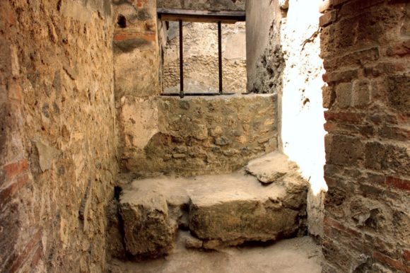 Who Invented the Bed? A Brief History on Beds and How They Evolved ...